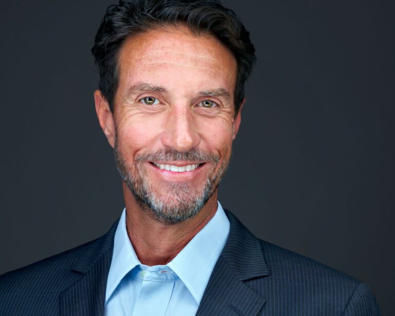 📷 Headshot Photographer Irvine, O.C. | Kalin Tabov Photography